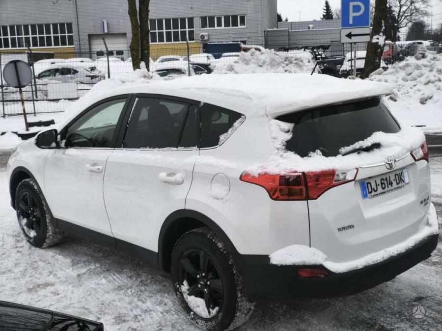 White Toyota RAV4 2014 in Klaipeda, with an engine capacity of 0.00 L and mileage of 250 thousand km for 11999 €, photo 2 on AUTOMOTO.COM.LV