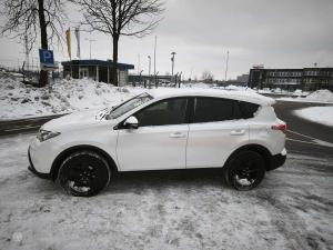 White Toyota RAV4 2014 in Klaipeda, with an engine capacity of 0.00 L and mileage of 250 thousand km for 11999 €, photo 4 on AUTOMOTO.COM.LV