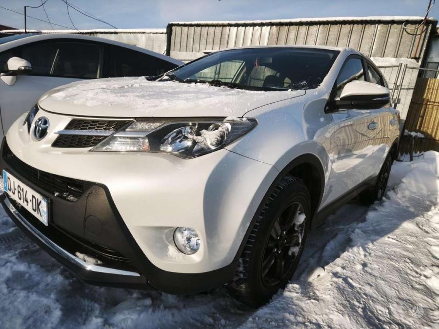 White Toyota RAV4 2014 in Klaipeda, with an engine capacity of 0.00 L and mileage of 250 thousand km for 11999 €, photo 16 on AUTOMOTO.COM.LV