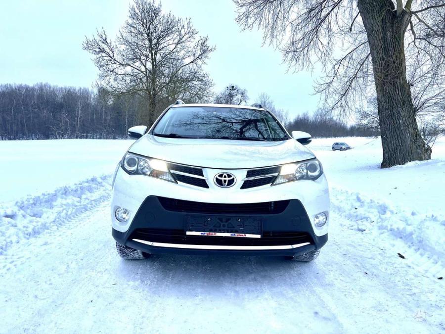 Balts Toyota RAV4 2014 Kauņa, ar dzinēja tilpumu 2.20 L un nobraukumu 241 tūkst. km par 12200 €, foto 2 vietnē AUTOMOTO.COM.LV