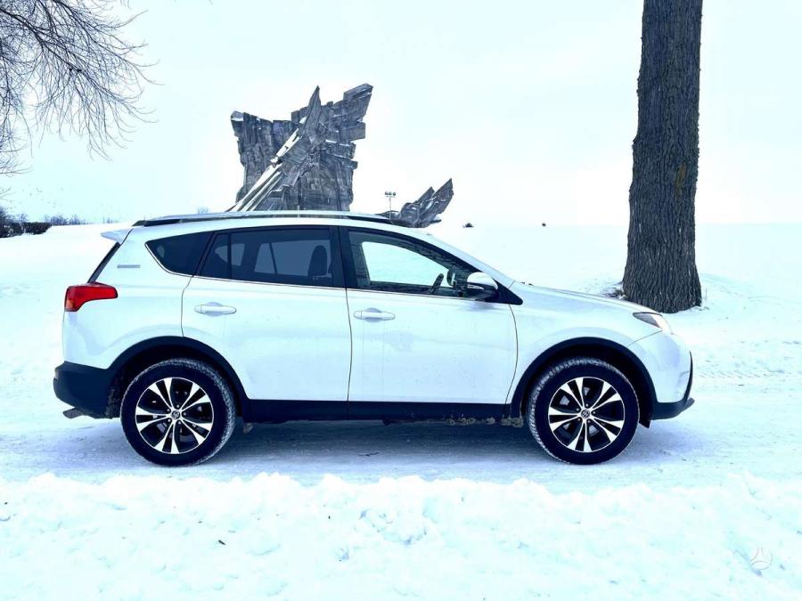 Balts Toyota RAV4 2014 Kauņa, ar dzinēja tilpumu 2.20 L un nobraukumu 241 tūkst. km par 12200 €, foto 9 vietnē AUTOMOTO.COM.LV