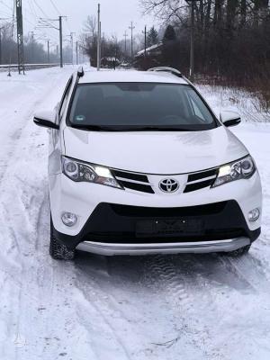 White Toyota RAV4 2014 in Siauliai, with an engine capacity of 2.00 L and mileage of 228 thousand km for 10700 €, photo 2 on AUTOMOTO.COM.LV