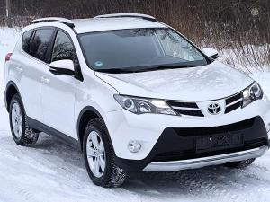 White Toyota RAV4 2014 in Siauliai, with an engine capacity of 2.00 L and mileage of 228 thousand km for 10700 €, photo 3 on AUTOMOTO.COM.LV