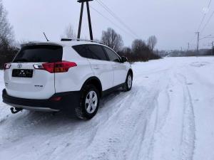 White Toyota RAV4 2014 in Siauliai, with an engine capacity of 2.00 L and mileage of 228 thousand km for 10700 €, photo 8 on AUTOMOTO.COM.LV