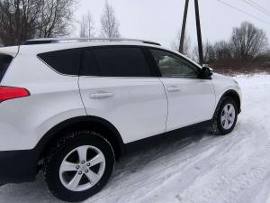 White Toyota RAV4 2014 in Siauliai, with an engine capacity of 2.00 L and mileage of 228 thousand km for 10700 €, photo 9 on AUTOMOTO.COM.LV