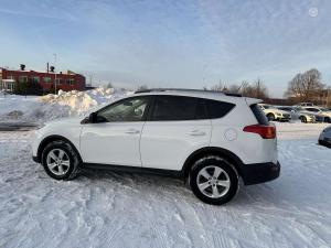 White Toyota RAV4 2014 in Telschi, with an engine capacity of 2.23 L and mileage of 246 thousand km for 9300 €, photo 3 on AUTOMOTO.COM.LV