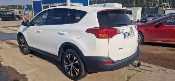 White Toyota RAV4 2014 in Vilnius, with an engine capacity of 2.00 L and mileage of 233 thousand km for 11770 €, photo 4 on AUTOMOTO.COM.LV