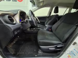 Balts Toyota RAV4 2014 Hāpsalu, ar dzinēja tilpumu 2.00 L un nobraukumu 248 tūkst. km par 10999 €, foto 13 vietnē AUTOMOTO.COM.LV