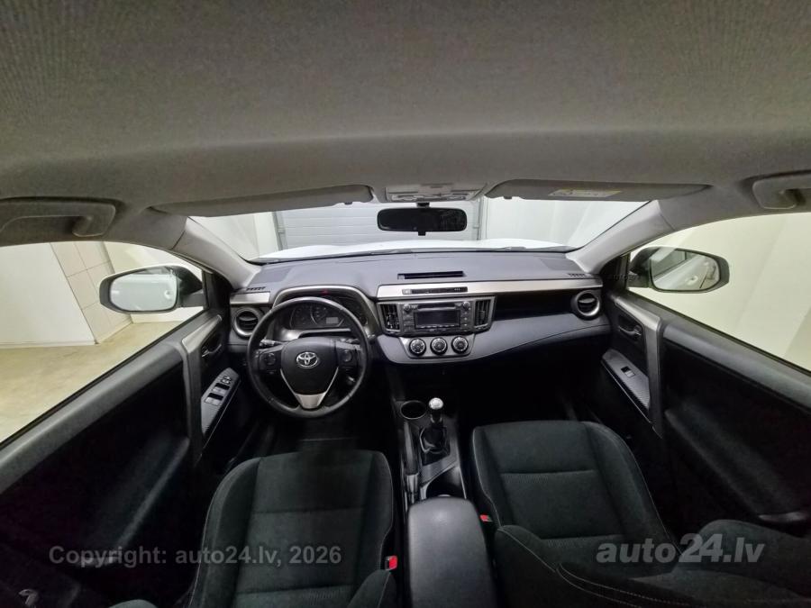 Balts Toyota RAV4 2014 Hāpsalu, ar dzinēja tilpumu 2.00 L un nobraukumu 248 tūkst. km par 10999 €, foto 15 vietnē AUTOMOTO.COM.LV