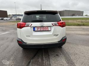 Balts Toyota RAV4 2014 Kauņa, ar dzinēja tilpumu 2.00 L un nobraukumu 165 tūkst. km par 11978 €, foto 8 vietnē AUTOMOTO.COM.LV