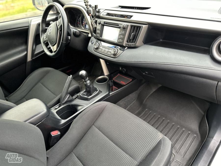 Balts Toyota RAV4 2014 Kauņa, ar dzinēja tilpumu 2.00 L un nobraukumu 165 tūkst. km par 11978 €, foto 10 vietnē AUTOMOTO.COM.LV