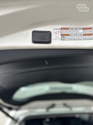 Balts Toyota RAV4 2014 Kauņa, ar dzinēja tilpumu 2.00 L un nobraukumu 165 tūkst. km par 11978 €, foto 14 vietnē AUTOMOTO.COM.LV