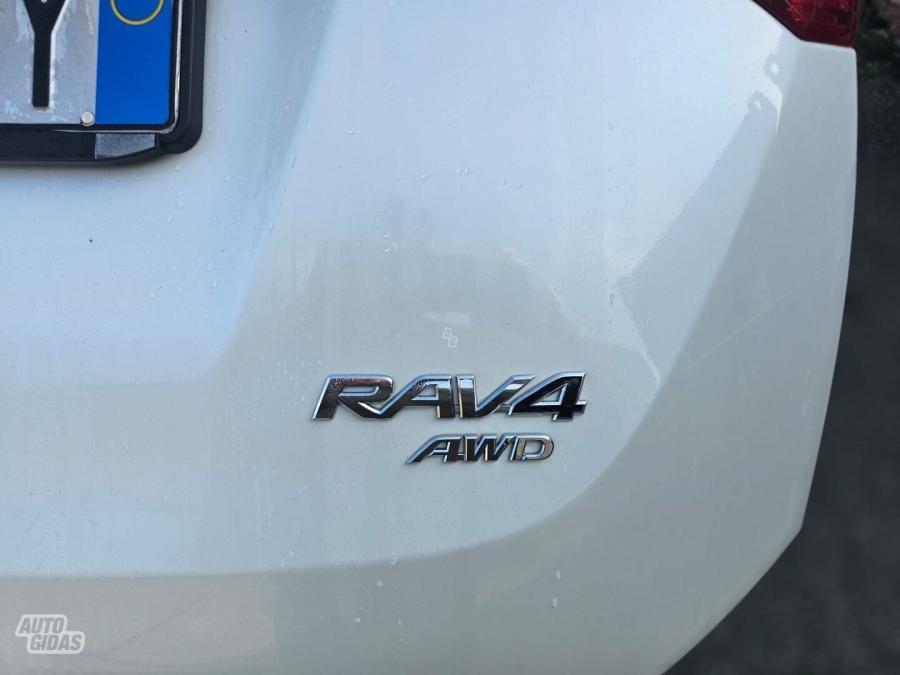 Balts Toyota RAV4 2014 Kauņa, ar dzinēja tilpumu 2.00 L un nobraukumu 165 tūkst. km par 11978 €, foto 15 vietnē AUTOMOTO.COM.LV