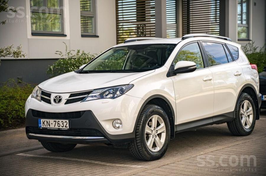 Balts Toyota RAV4 2014 Rīga, ar dzinēja tilpumu 2.00 L un nobraukumu 179 tūkst. km par 13990 €, foto 1 vietnē AUTOMOTO.COM.LV