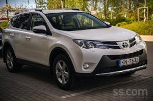 Balts Toyota RAV4 2014 Rīga, ar dzinēja tilpumu 2.00 L un nobraukumu 179 tūkst. km par 13990 €, foto 4 vietnē AUTOMOTO.COM.LV