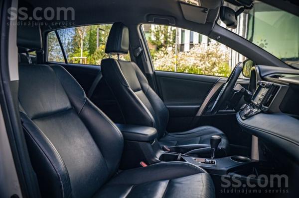 Balts Toyota RAV4 2014 Rīga, ar dzinēja tilpumu 2.00 L un nobraukumu 179 tūkst. km par 13990 €, foto 7 vietnē AUTOMOTO.COM.LV
