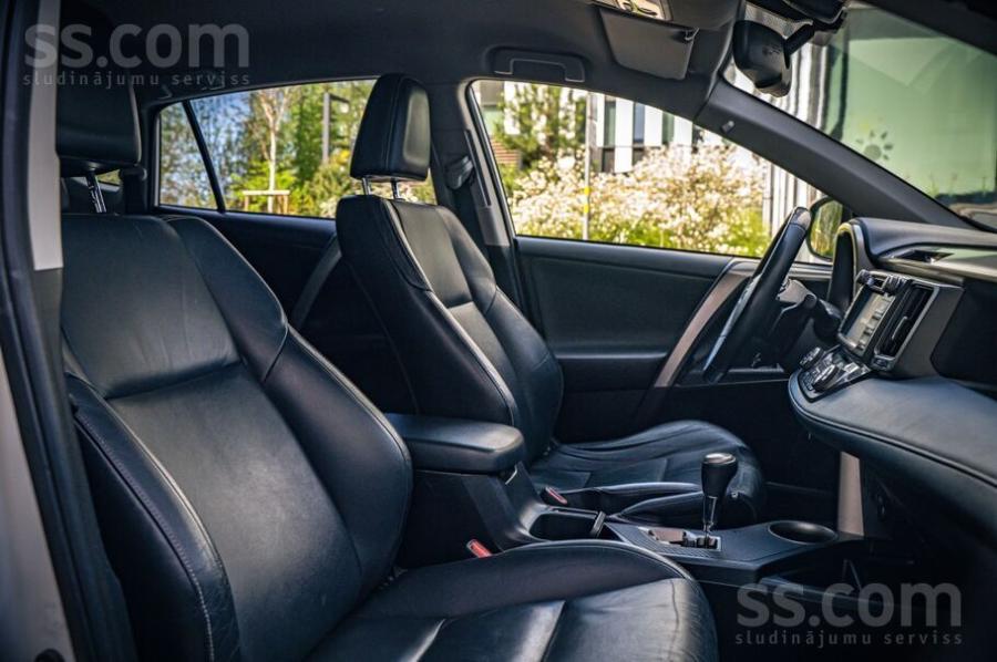 Balts Toyota RAV4 2014 Rīga, ar dzinēja tilpumu 2.00 L un nobraukumu 179 tūkst. km par 13990 €, foto 8 vietnē AUTOMOTO.COM.LV