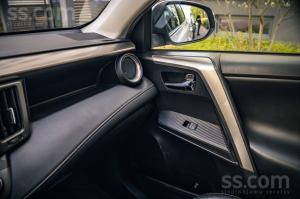 Balts Toyota RAV4 2014 Rīga, ar dzinēja tilpumu 2.00 L un nobraukumu 179 tūkst. km par 13990 €, foto 15 vietnē AUTOMOTO.COM.LV