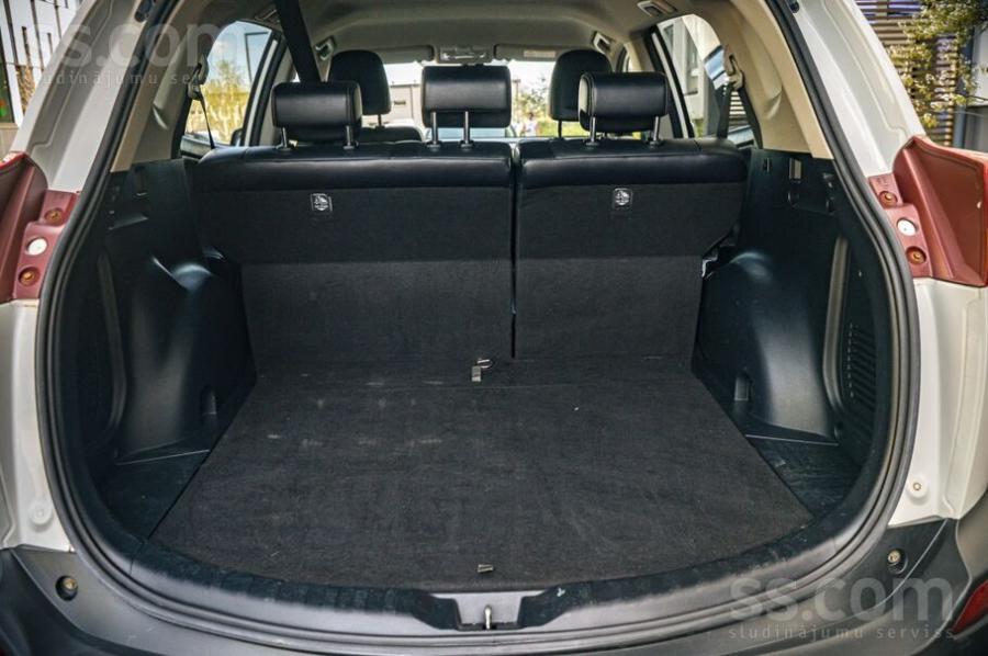 Balts Toyota RAV4 2014 Rīga, ar dzinēja tilpumu 2.00 L un nobraukumu 179 tūkst. km par 13990 €, foto 19 vietnē AUTOMOTO.COM.LV