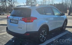 Белый Тойота РАВ 4 2014 в Валмиера, объемом двигателя 2.00 л и пробегом 307 тыс. км за 8300 €, фото 5 на AUTOMOTO.COM.LV