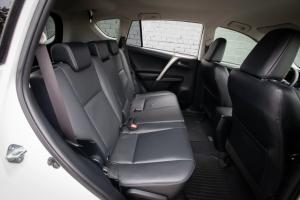 White Toyota RAV4 2014 in Riga, with an engine capacity of 2.00 L and mileage of 234 thousand km for 10900 €, photo 22 on AUTOMOTO.COM.LV