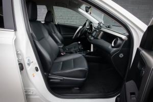 White Toyota RAV4 2014 in Riga, with an engine capacity of 2.00 L and mileage of 234 thousand km for 10900 €, photo 23 on AUTOMOTO.COM.LV