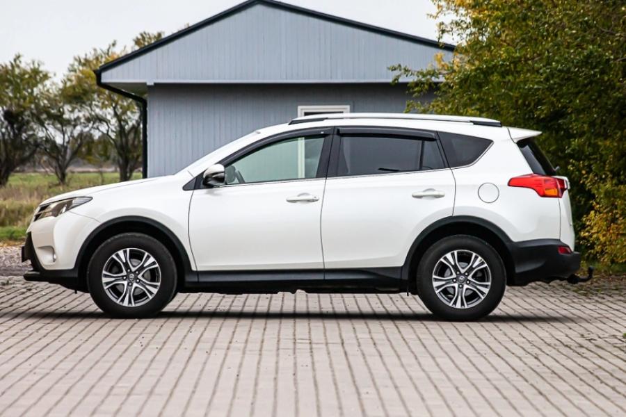 White Toyota RAV4 2014 in Riga, with an engine capacity of 2.00 L and mileage of 234 thousand km for 10900 €, photo 30 on AUTOMOTO.COM.LV