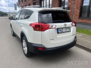 Balts Toyota RAV4 2014 Rīga, ar dzinēja tilpumu 2.00 L un nobraukumu 188 tūkst. km par 11500 €, foto 9 vietnē AUTOMOTO.COM.LV