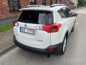 Balts Toyota RAV4 2014 Rīga, ar dzinēja tilpumu 2.00 L un nobraukumu 188 tūkst. km par 11500 €, foto 10 vietnē AUTOMOTO.COM.LV