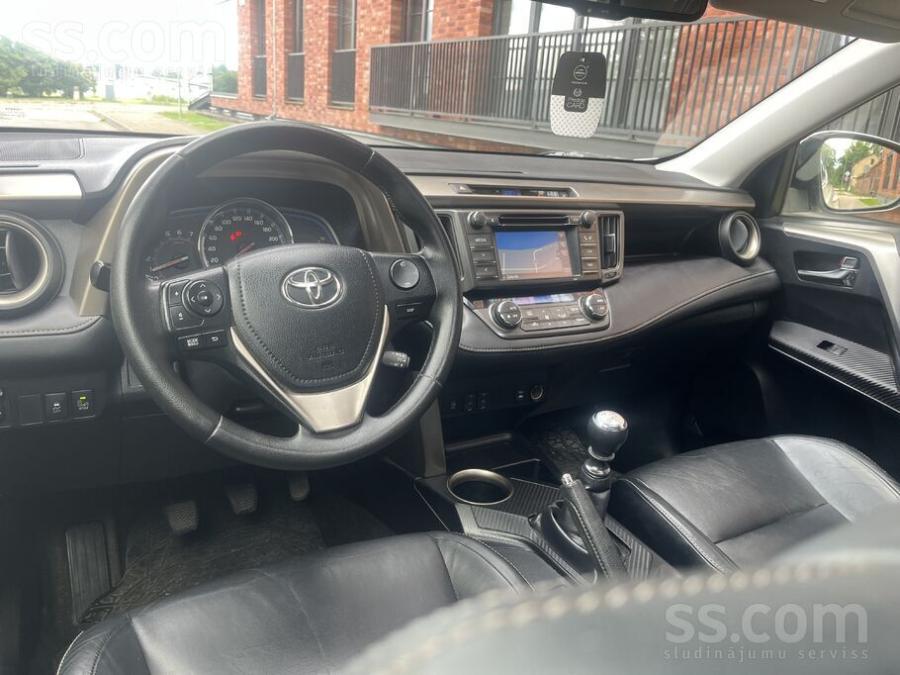 Balts Toyota RAV4 2014 Rīga, ar dzinēja tilpumu 2.00 L un nobraukumu 188 tūkst. km par 11500 €, foto 13 vietnē AUTOMOTO.COM.LV