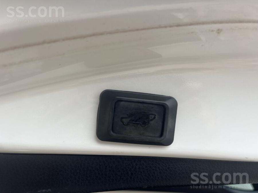 Balts Toyota RAV4 2014 Rīga, ar dzinēja tilpumu 2.00 L un nobraukumu 188 tūkst. km par 11500 €, foto 23 vietnē AUTOMOTO.COM.LV