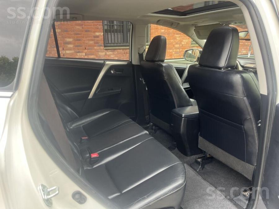 Balts Toyota RAV4 2014 Rīga, ar dzinēja tilpumu 2.00 L un nobraukumu 188 tūkst. km par 11500 €, foto 25 vietnē AUTOMOTO.COM.LV