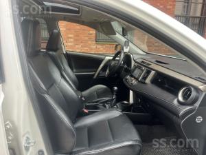 Balts Toyota RAV4 2014 Rīga, ar dzinēja tilpumu 2.00 L un nobraukumu 188 tūkst. km par 11500 €, foto 26 vietnē AUTOMOTO.COM.LV