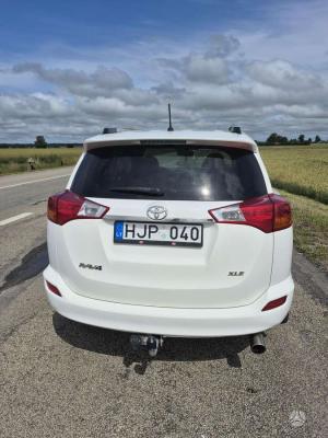 Balts Toyota RAV4 2014 Jurbarkas, ar dzinēja tilpumu 2.51 L un nobraukumu 215 tūkst. km par 12300 €, foto 5 vietnē AUTOMOTO.COM.LV