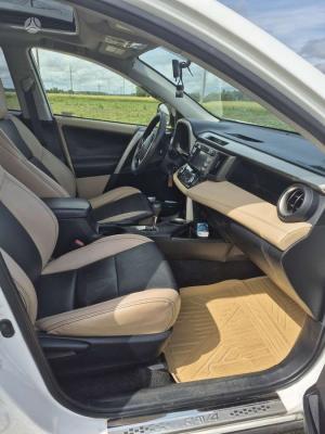 Balts Toyota RAV4 2014 Jurbarkas, ar dzinēja tilpumu 2.51 L un nobraukumu 215 tūkst. km par 12300 €, foto 6 vietnē AUTOMOTO.COM.LV
