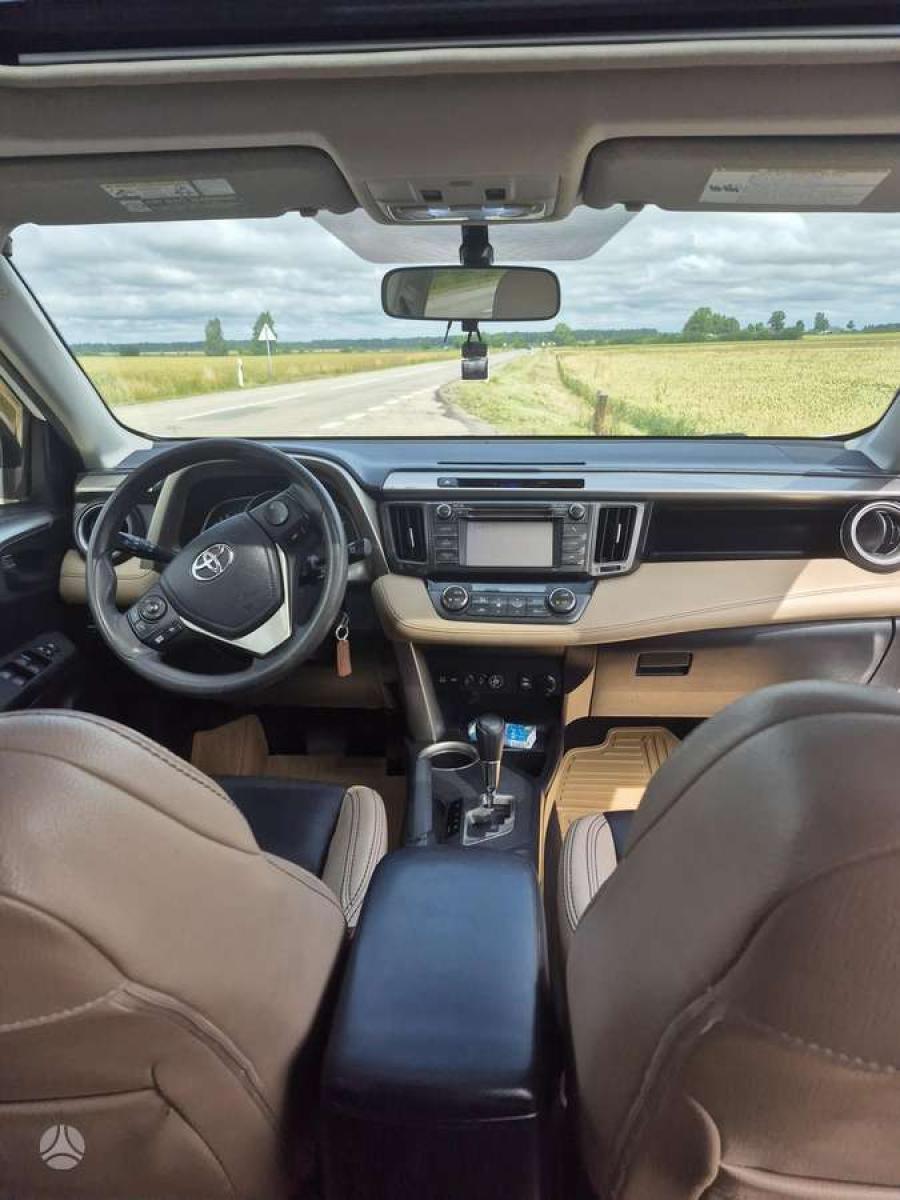 Balts Toyota RAV4 2014 Jurbarkas, ar dzinēja tilpumu 2.51 L un nobraukumu 215 tūkst. km par 12300 €, foto 9 vietnē AUTOMOTO.COM.LV