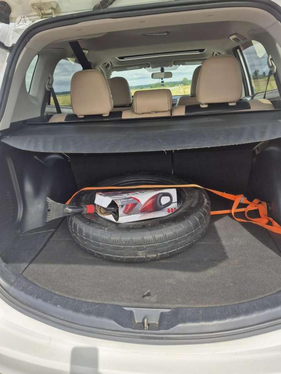 Balts Toyota RAV4 2014 Jurbarkas, ar dzinēja tilpumu 2.51 L un nobraukumu 215 tūkst. km par 12300 €, foto 12 vietnē AUTOMOTO.COM.LV