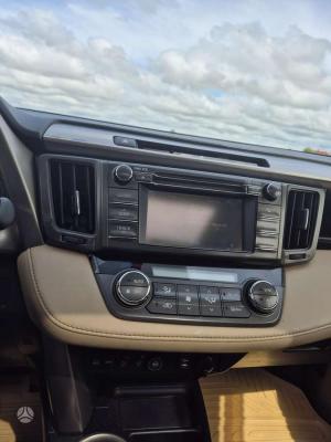 Balts Toyota RAV4 2014 Jurbarkas, ar dzinēja tilpumu 2.51 L un nobraukumu 215 tūkst. km par 12300 €, foto 17 vietnē AUTOMOTO.COM.LV