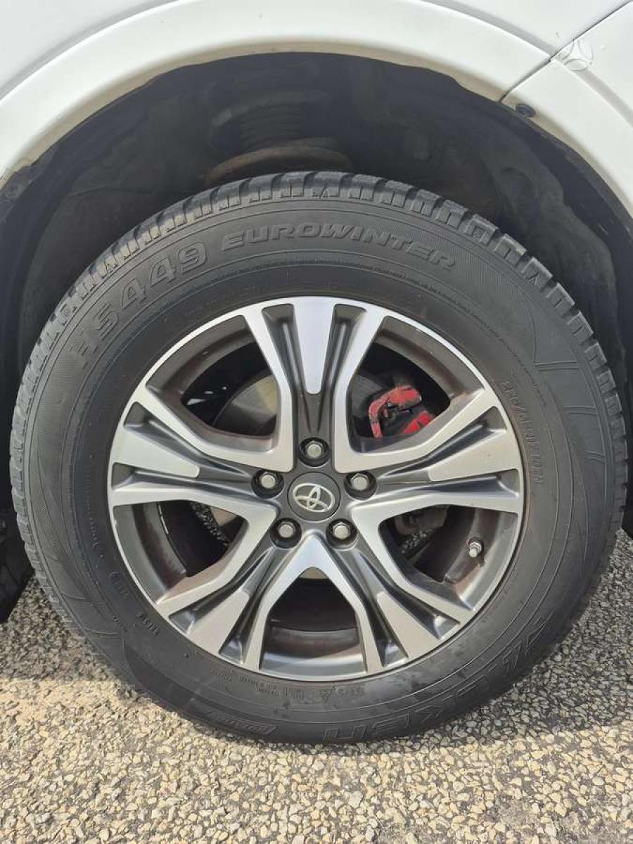 Balts Toyota RAV4 2014 Jurbarkas, ar dzinēja tilpumu 2.51 L un nobraukumu 215 tūkst. km par 12300 €, foto 18 vietnē AUTOMOTO.COM.LV