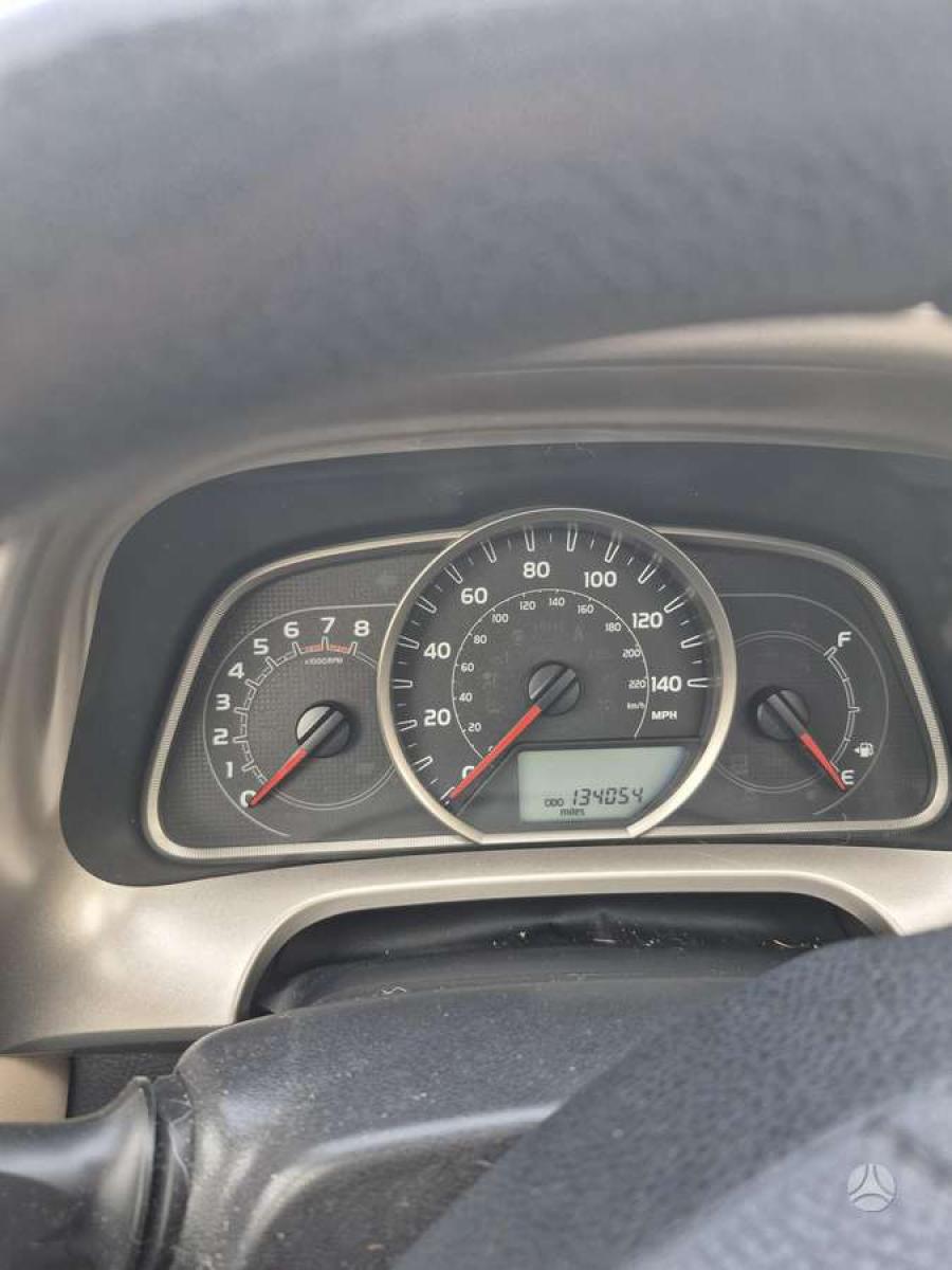 Balts Toyota RAV4 2014 Jurbarkas, ar dzinēja tilpumu 2.51 L un nobraukumu 215 tūkst. km par 12300 €, foto 19 vietnē AUTOMOTO.COM.LV