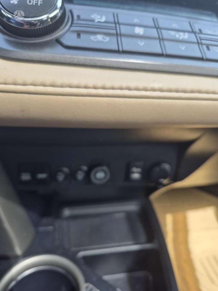 Balts Toyota RAV4 2014 Jurbarkas, ar dzinēja tilpumu 2.51 L un nobraukumu 215 tūkst. km par 12300 €, foto 20 vietnē AUTOMOTO.COM.LV