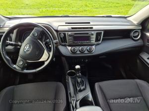 White Toyota RAV4 2014 in Tallinn, with an engine capacity of 2.00 L and mileage of 191 thousand km for 10500 €, photo 5 on AUTOMOTO.COM.LV