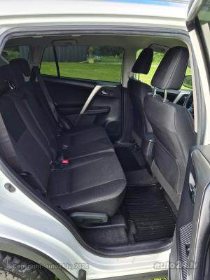 White Toyota RAV4 2014 in Tallinn, with an engine capacity of 2.00 L and mileage of 191 thousand km for 10500 €, photo 6 on AUTOMOTO.COM.LV
