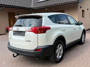 White Toyota RAV4 2014 in Utena, with an engine capacity of 2.00 L and mileage of 270 thousand km for 10350 €, photo 6 on AUTOMOTO.COM.LV