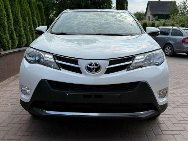 White Toyota RAV4 2014 in Utena, with an engine capacity of 2.00 L and mileage of 270 thousand km for 10350 €, photo 7 on AUTOMOTO.COM.LV