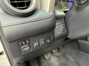 White Toyota RAV4 2014 in Utena, with an engine capacity of 2.00 L and mileage of 270 thousand km for 10350 €, photo 13 on AUTOMOTO.COM.LV