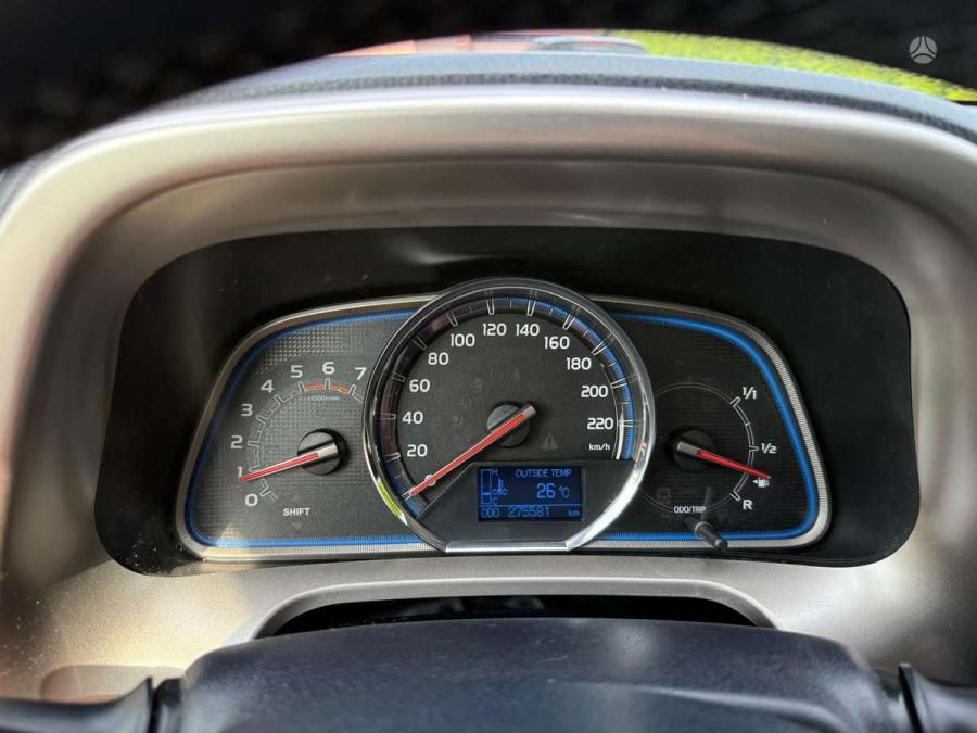 White Toyota RAV4 2014 in Utena, with an engine capacity of 2.00 L and mileage of 270 thousand km for 10350 €, photo 14 on AUTOMOTO.COM.LV