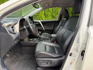 White Toyota RAV4 2014 in Utena, with an engine capacity of 2.00 L and mileage of 270 thousand km for 10350 €, photo 17 on AUTOMOTO.COM.LV