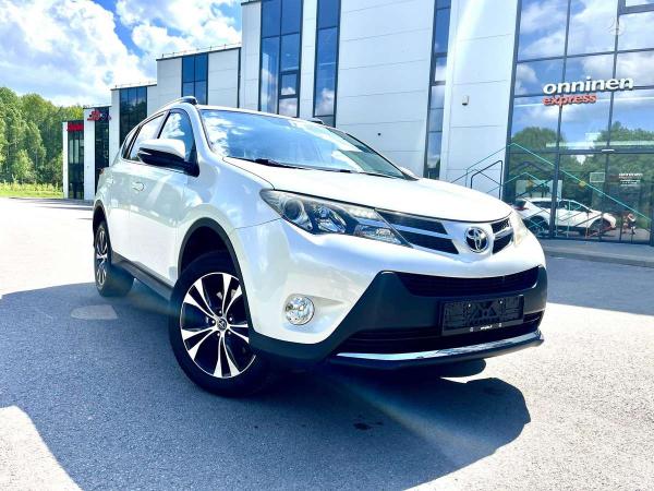 White Toyota RAV4 2014 in Kaunas, with an engine capacity of 2.23 L and mileage of 241 thousand km for 11250 €, photo 1 on AUTOMOTO.COM.LV