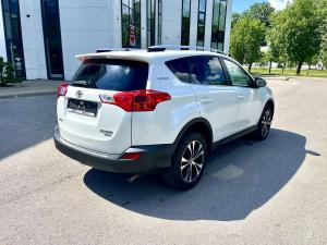White Toyota RAV4 2014 in Kaunas, with an engine capacity of 2.23 L and mileage of 241 thousand km for 11250 €, photo 9 on AUTOMOTO.COM.LV